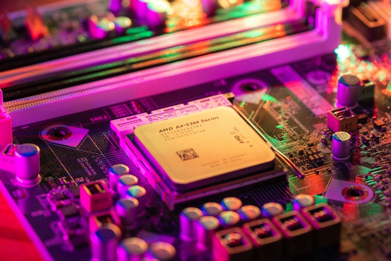 Google, chip quantistico risolve calcolo di 10 quadrilioni di anni in ...