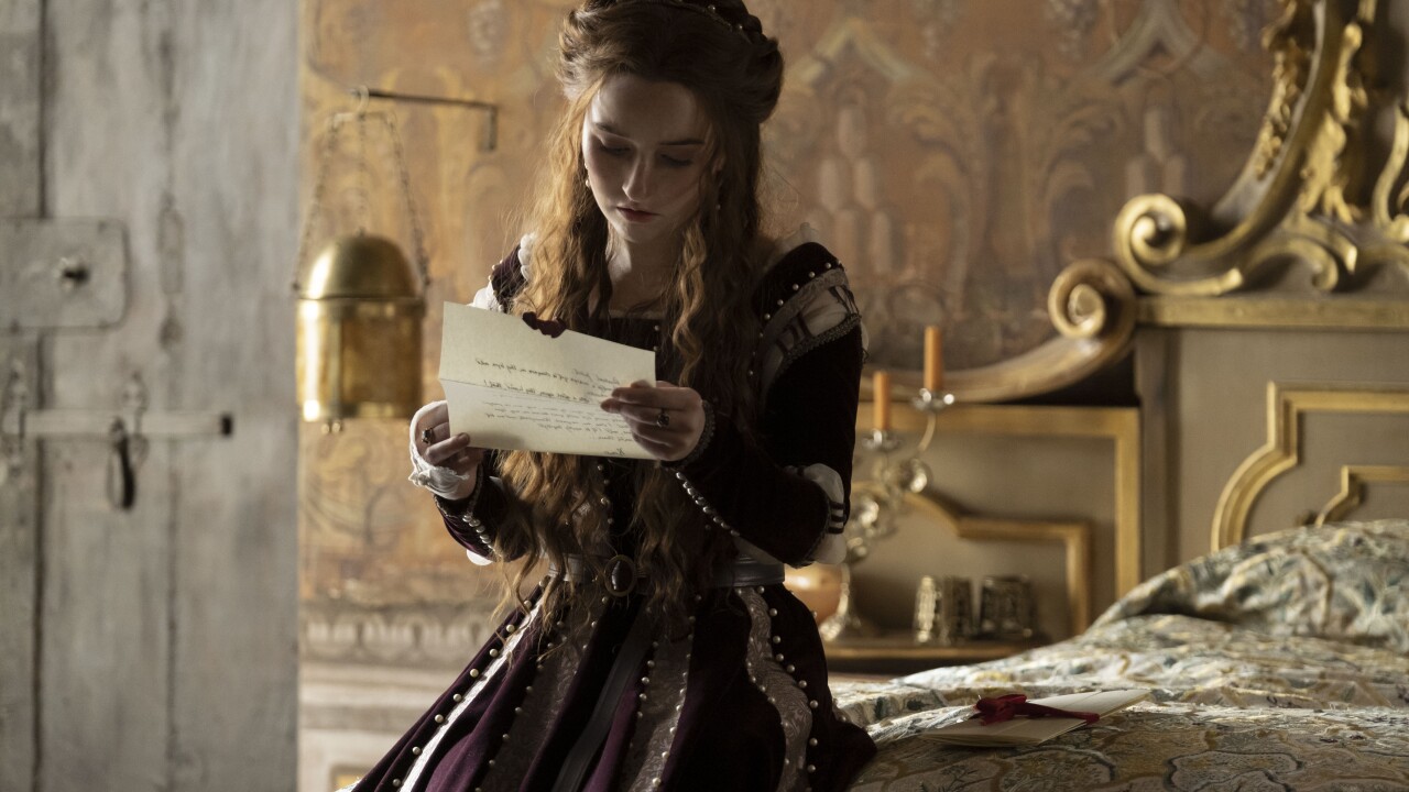 Rosaline, la recensione: parodia e gossip nella Verona del 1300!